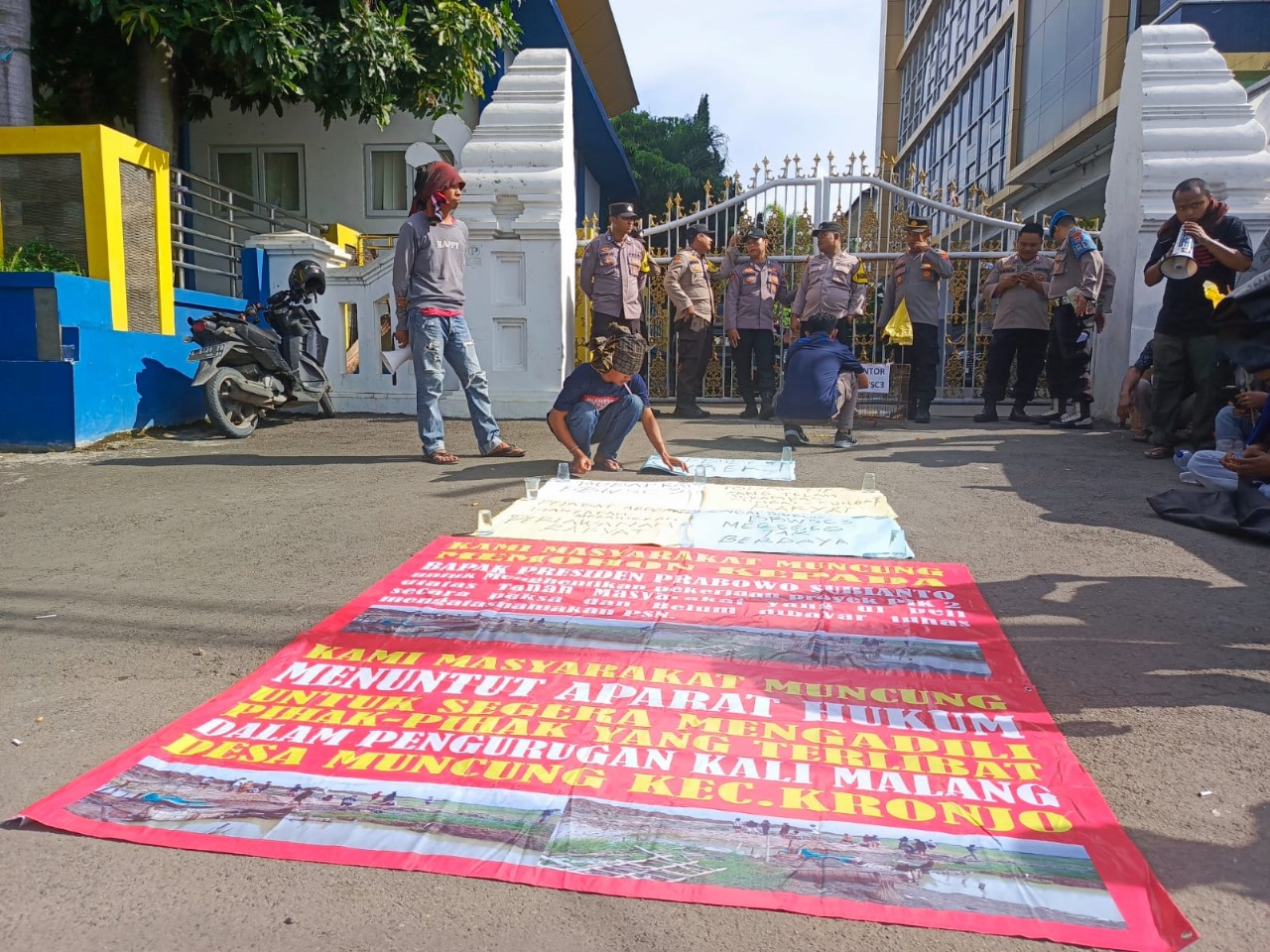 Sungai Diuruk, Petani dan Nelayan Muncung Geruduk BBWSC3 - BagusNews.Co